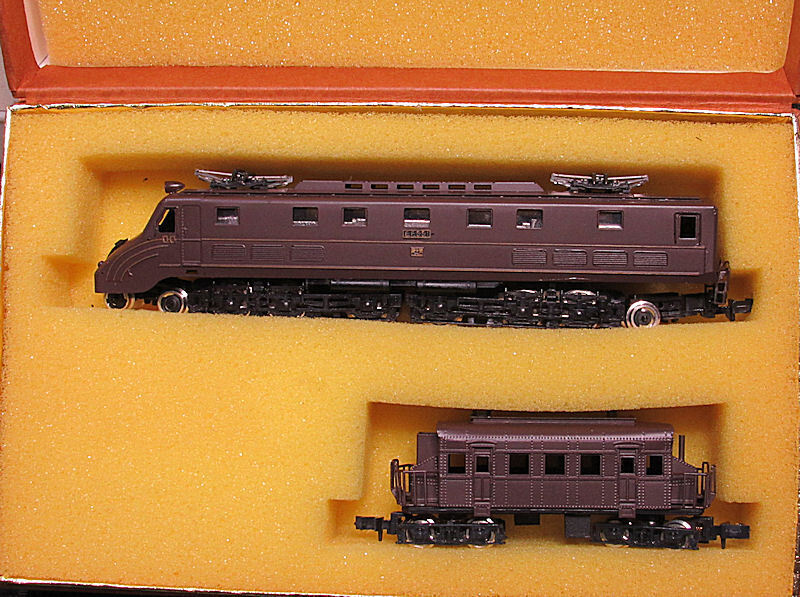 ついに出ちゃった 買っちゃったよ カトーのEF55: Pの小屋Blog日記